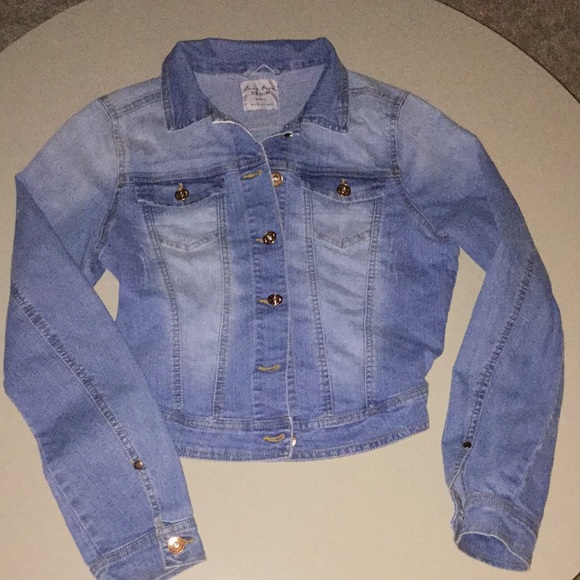 Love Tree | Jackets & Coats | Love Tree Denim Trucker Jacket Nwot ...